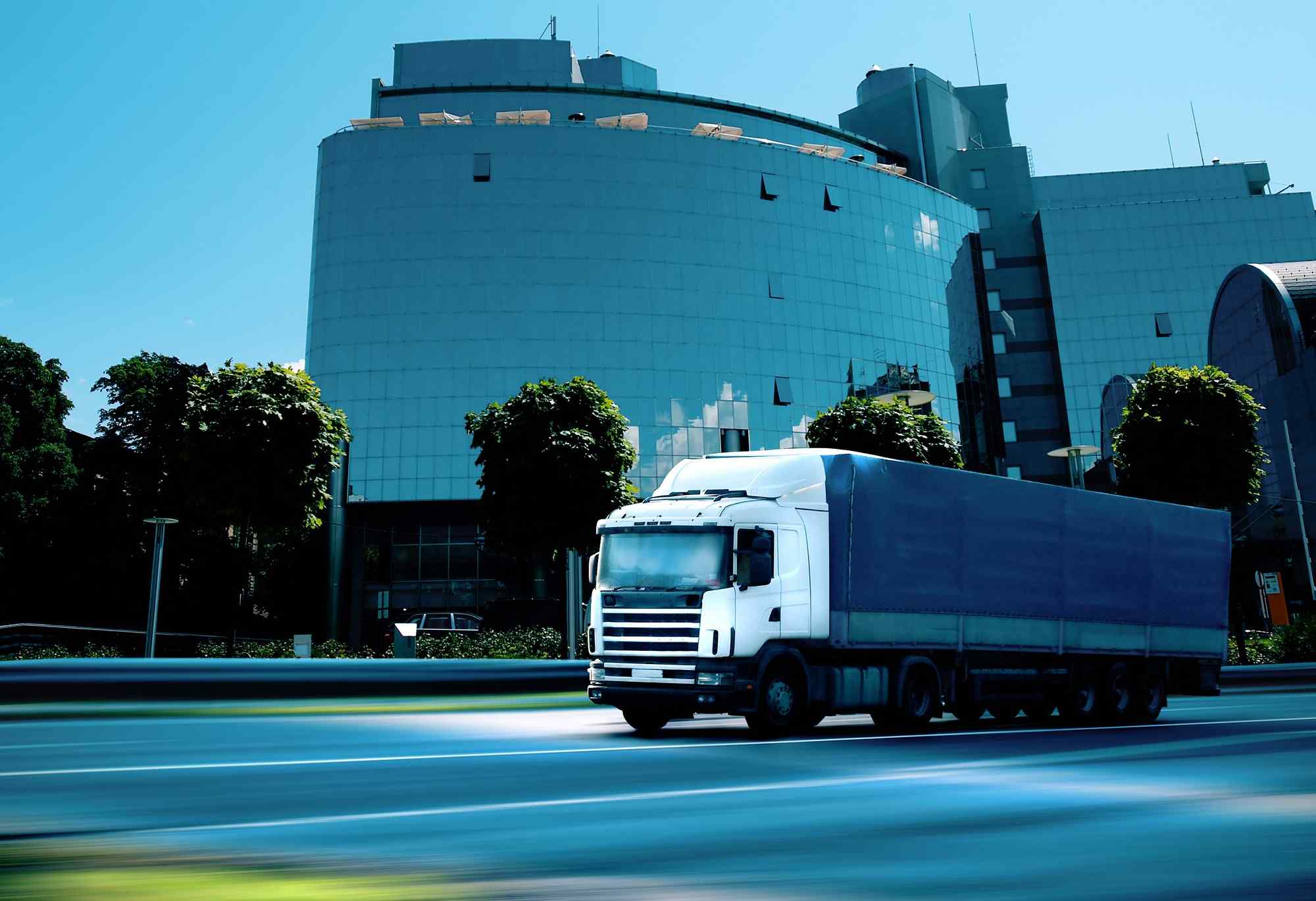 Trucking – Shipment Solutions Pvt Ltd